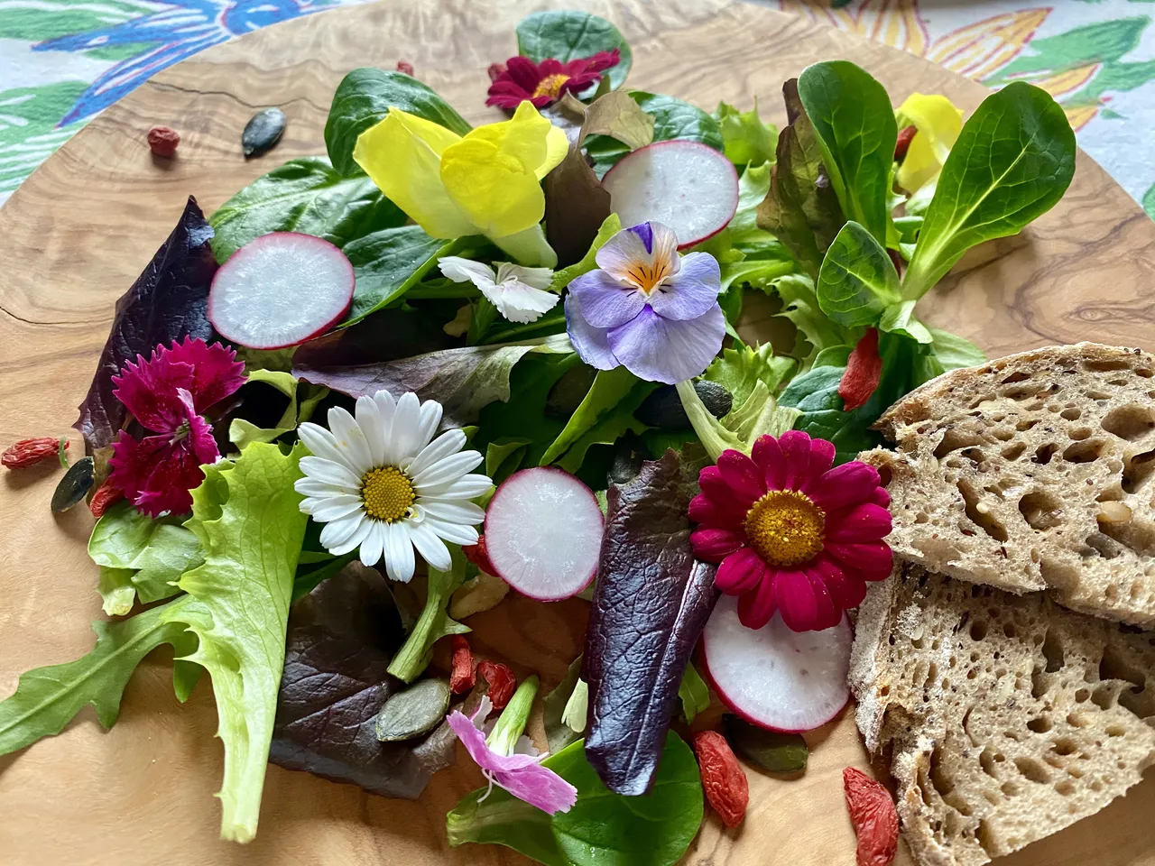 Faire pousser des fleurs comestibles dans votre jardin ? C'est possible ...