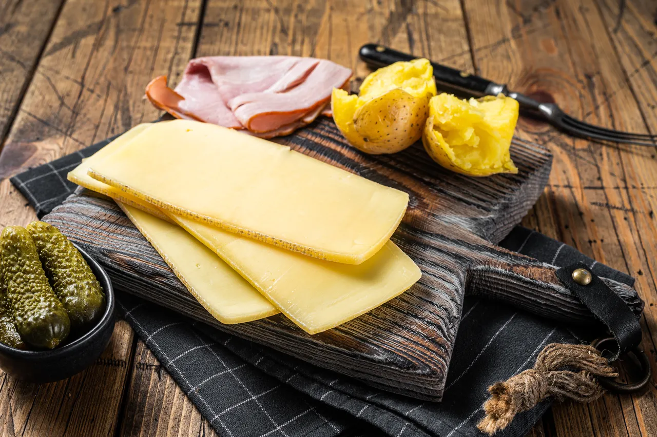 La saison de la raclette est ouverte ! Quel est le meilleur fromage à ...